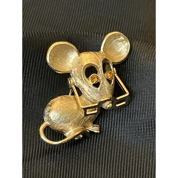 Avon | Jewelry | Vintage Mouse Brooch Pin W Movable Glasses Amber Tone ...